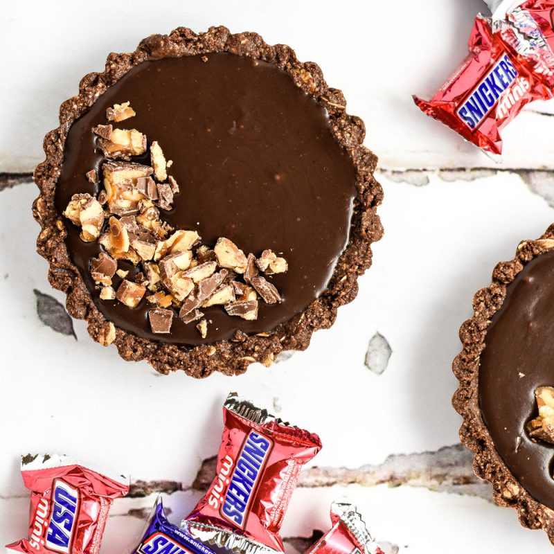 No-Bake Chocolate Snickers Tart